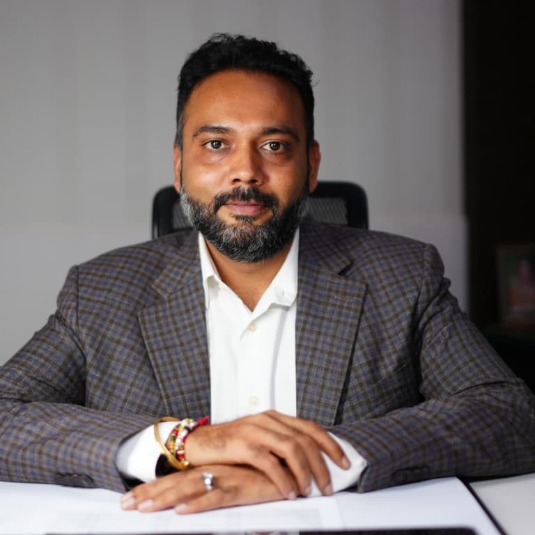 About Us | Discrete Circuits